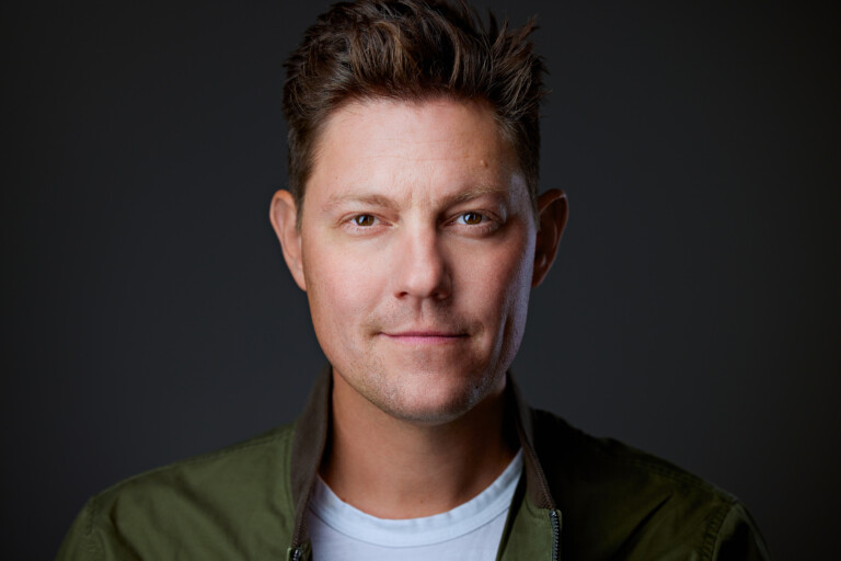 New York & Los Angeles Headshot Photographer - Peter Hurley